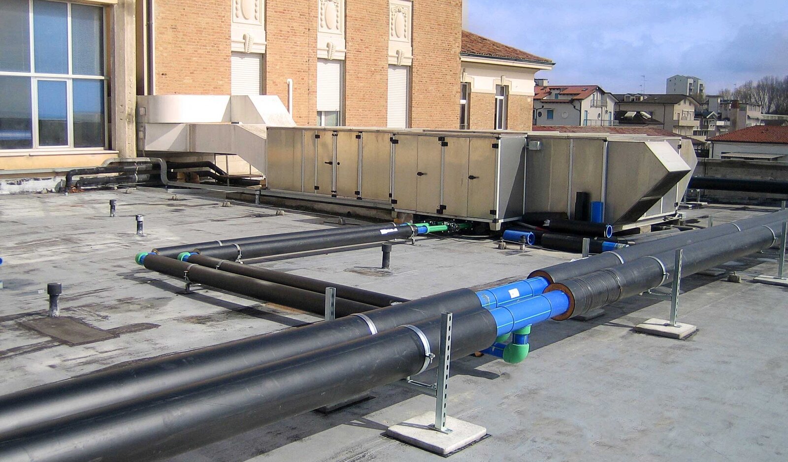 Pre-insulated pipework system | aquatherm energy - aquatherm